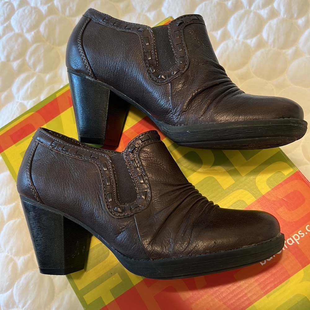 Baretraps “Fallon” Brown Shoe Booties In Size 6.5 Med… - Gem
